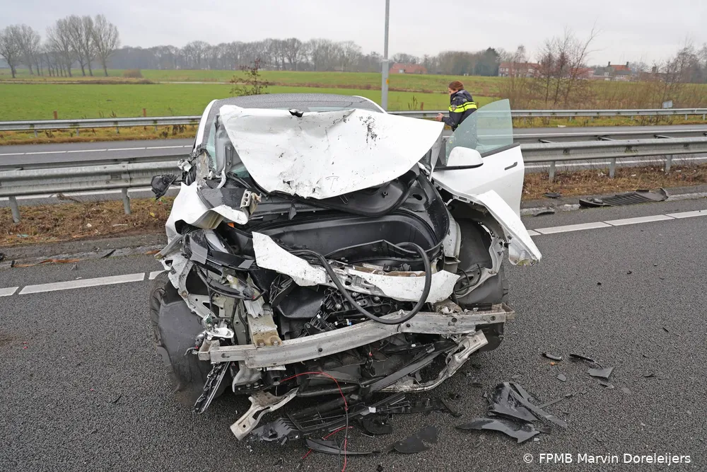 Ongeluk op A59: vrachtwagen en personenauto’s betrokken bij aanrijding